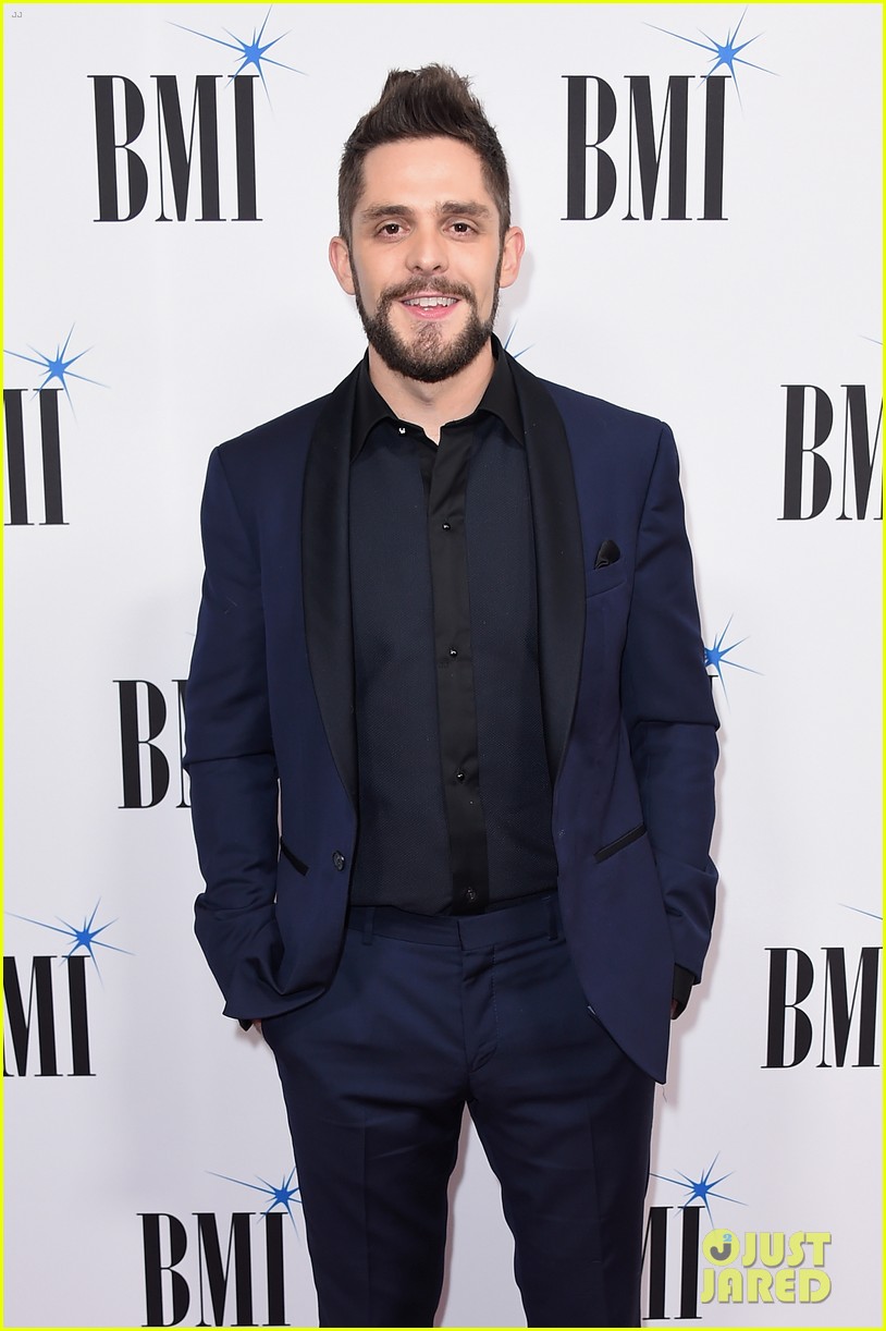 Luke Bryan & Thomas Rhett Pose with Their Wives at BMI Country Awards ...