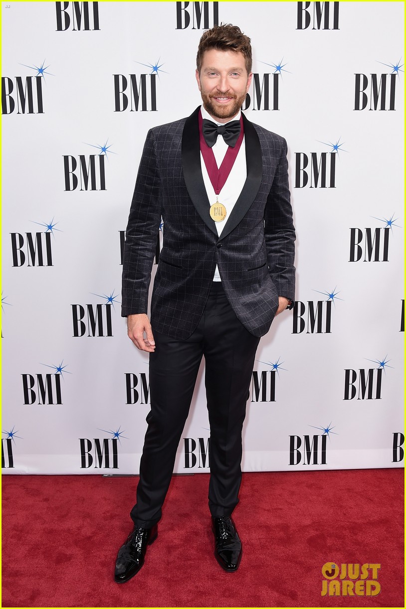 Luke Bryan & Thomas Rhett Pose with Their Wives at BMI Country Awards ...