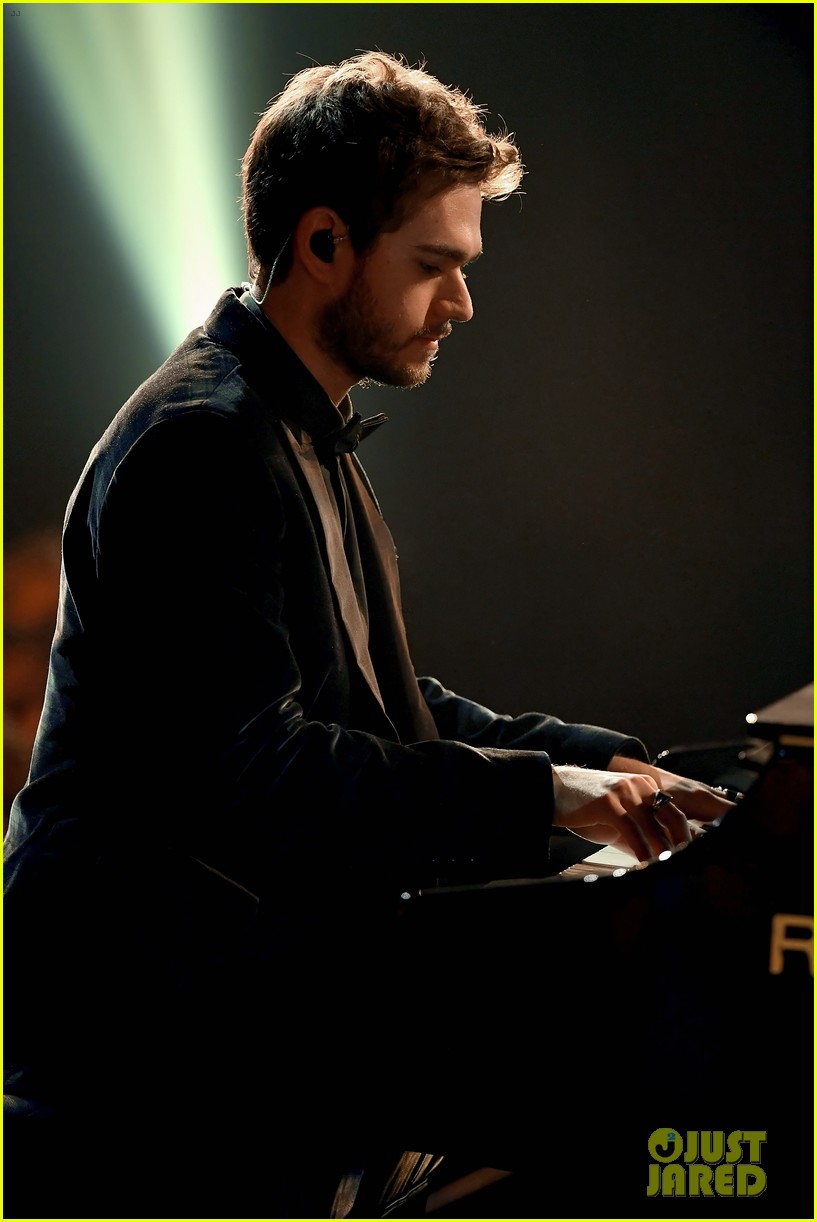 Alessia Cara Joins Zedd at AMAs 2017 for a Performance of 'Stay ...