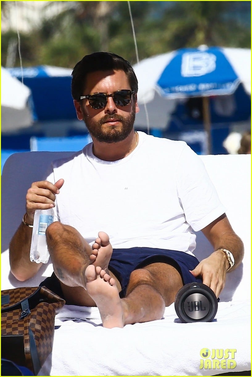 Scott Disick Soaks Up the Sun in Miami!: Photo 3992259 | Celebrity ...