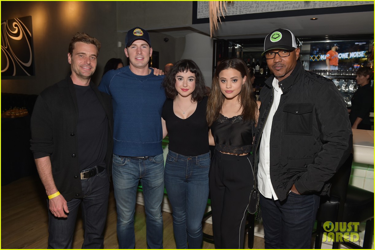 Chris Evans Helps Host Xbox One X Launch Party!: Photo 3981252 | Ben ...