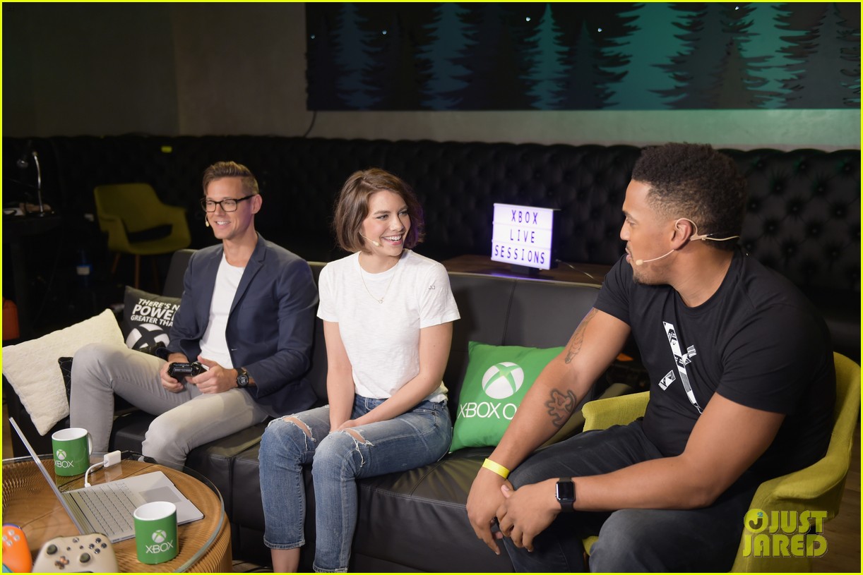 Chris Evans Helps Host Xbox One X Launch Party!: Photo 3981275 | Ben ...