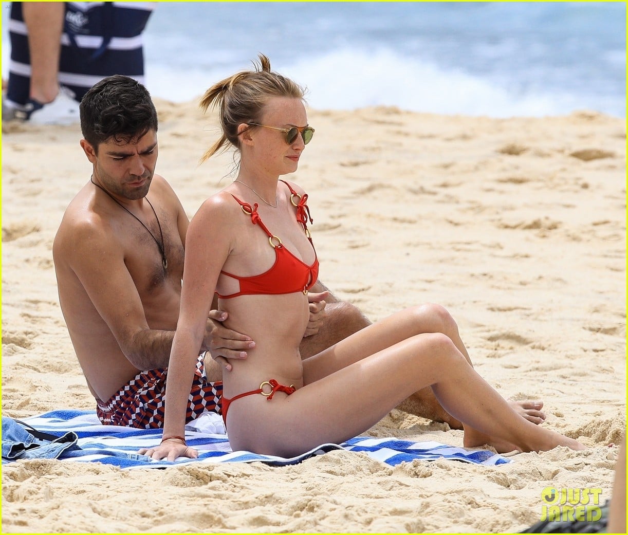 Adrian Grenier Kisses Mystery Blonde at the Beach: Photo 3983069 | Adrian Grenier, Shirtless ...