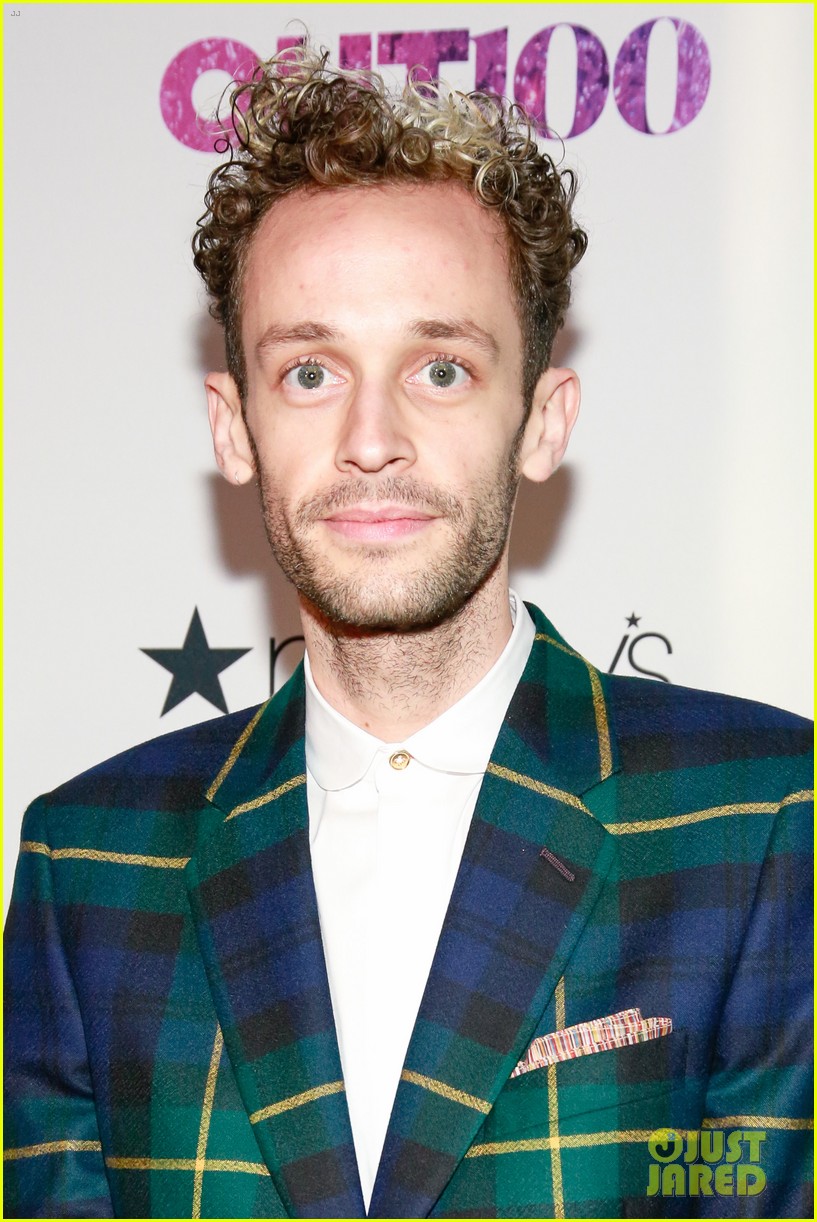 Jonathan Groff Gets Honored as Entertainer of the Year at OUT100 Gala ...