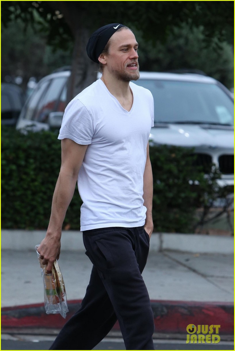 Charlie Hunnam Lets Out a Laugh While Running Errands: Photo 3986676 ...
