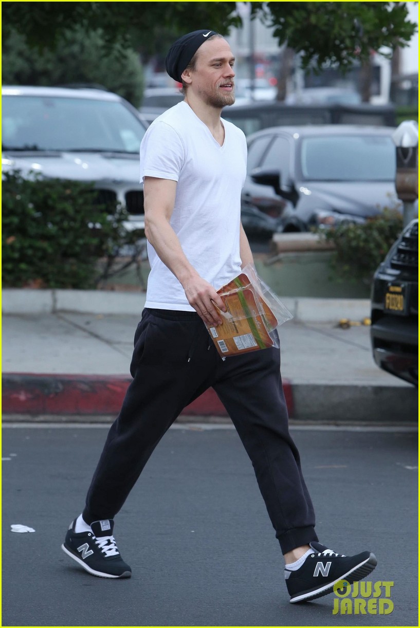 Charlie Hunnam Lets Out a Laugh While Running Errands: Photo 3986677 ...