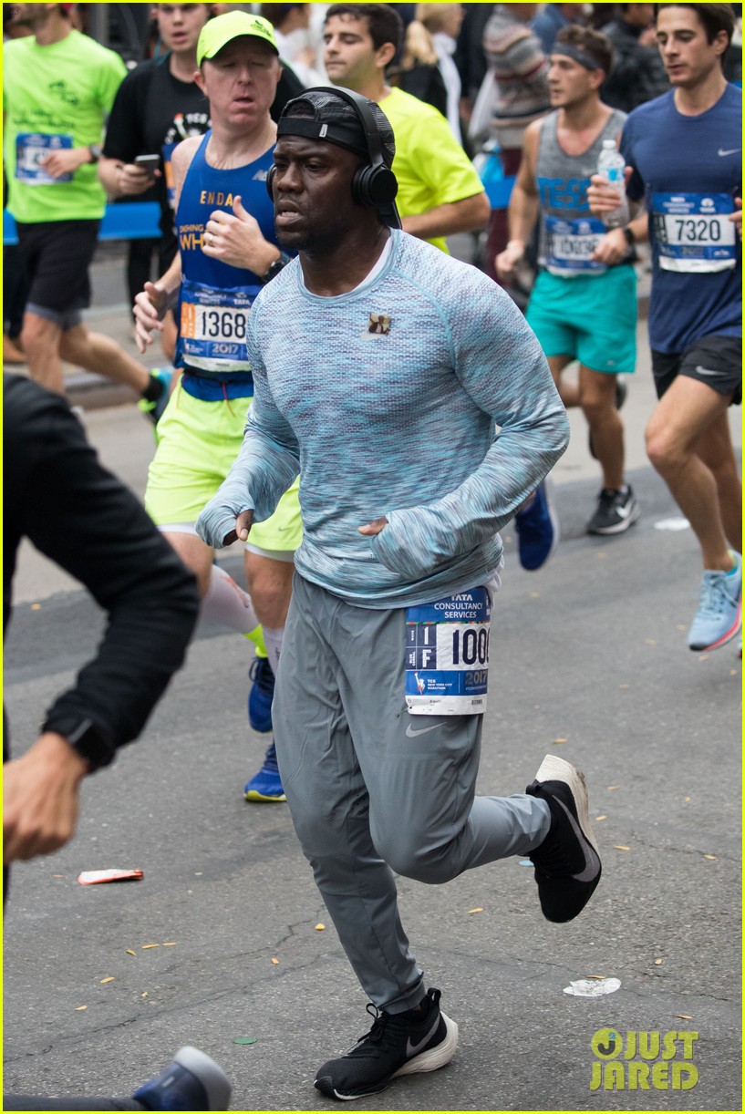 Karlie Kloss Kevin Hart Run The New York City Marathon 2017 Photo