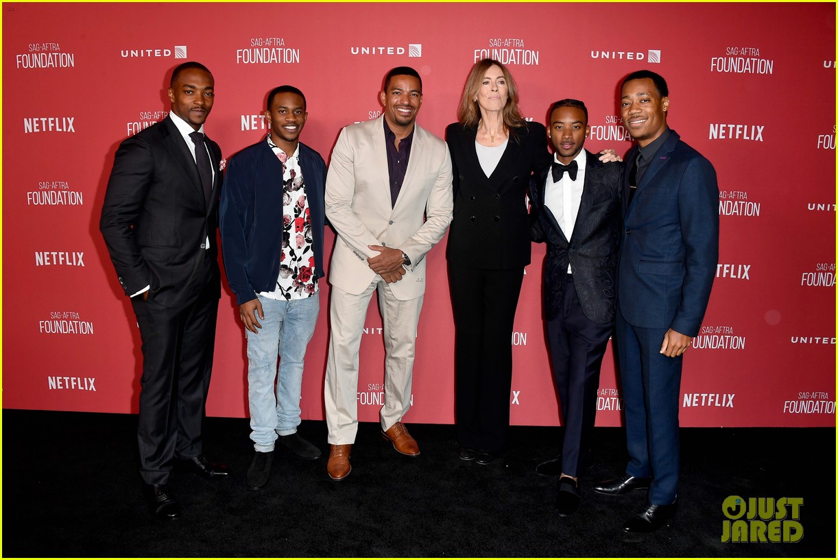 Zoe Kazan & Kumail Nanjiani Help Honor Judd Apatow & More at SAG ...