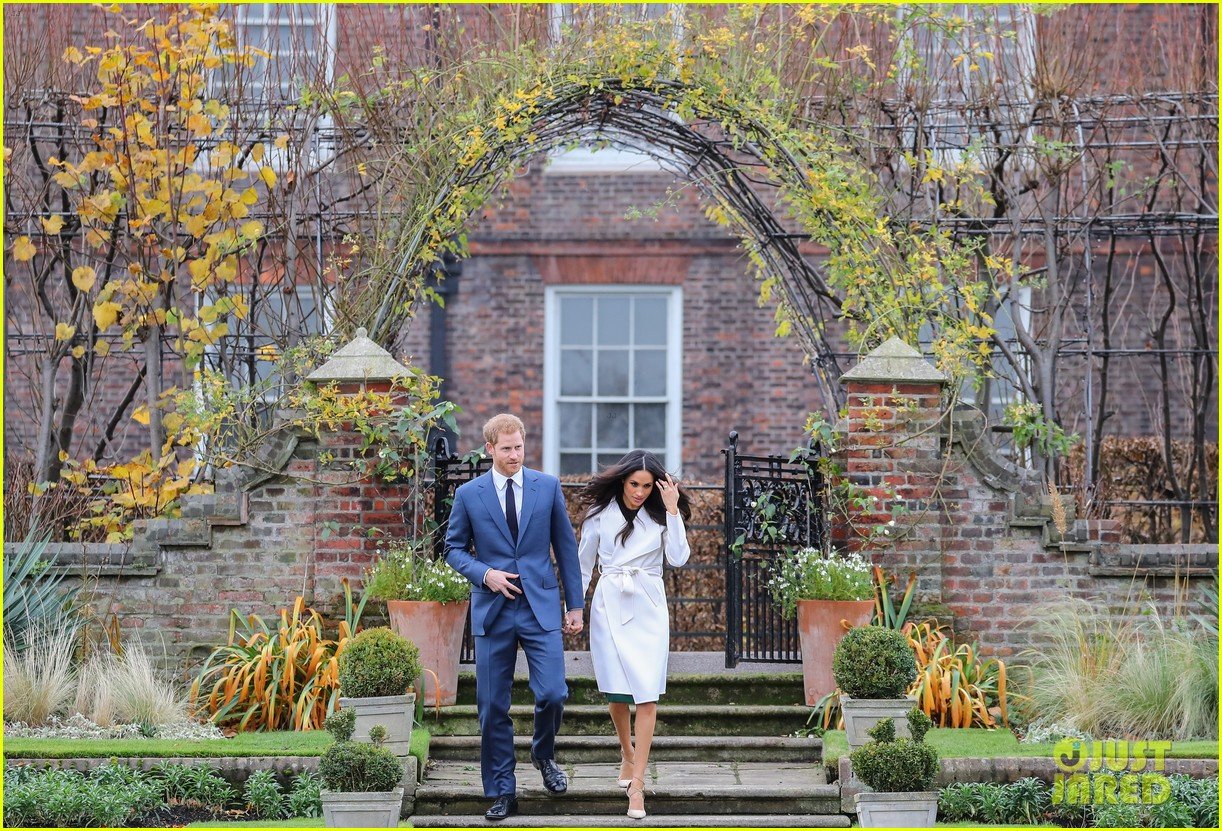 Meghan Markle Shows Off Engagement Ring in First Post-Engagement ...