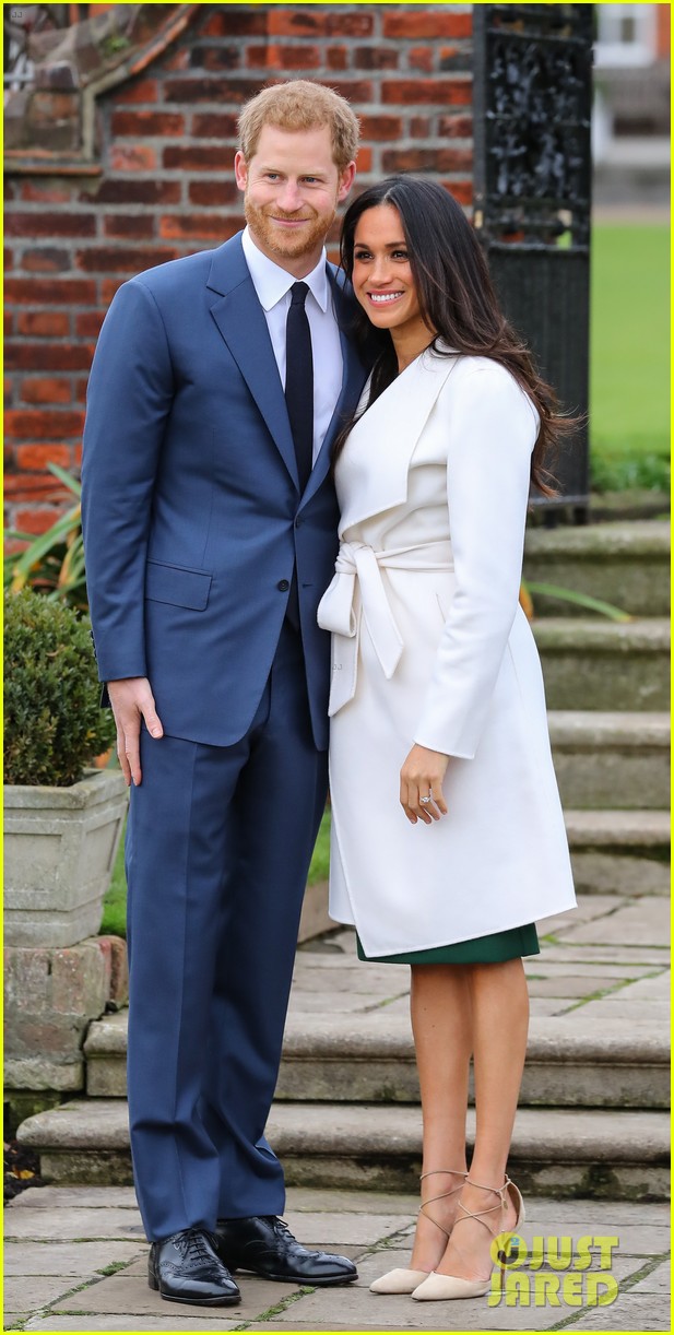 Meghan Markle Shows Off Engagement Ring in First Post-Engagement ...