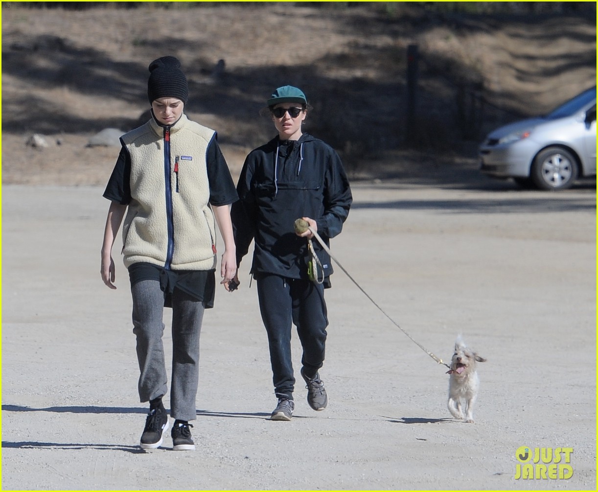 Ellen Page Steps Out With Girlfriend Emma Portner After Accusing Brett ...