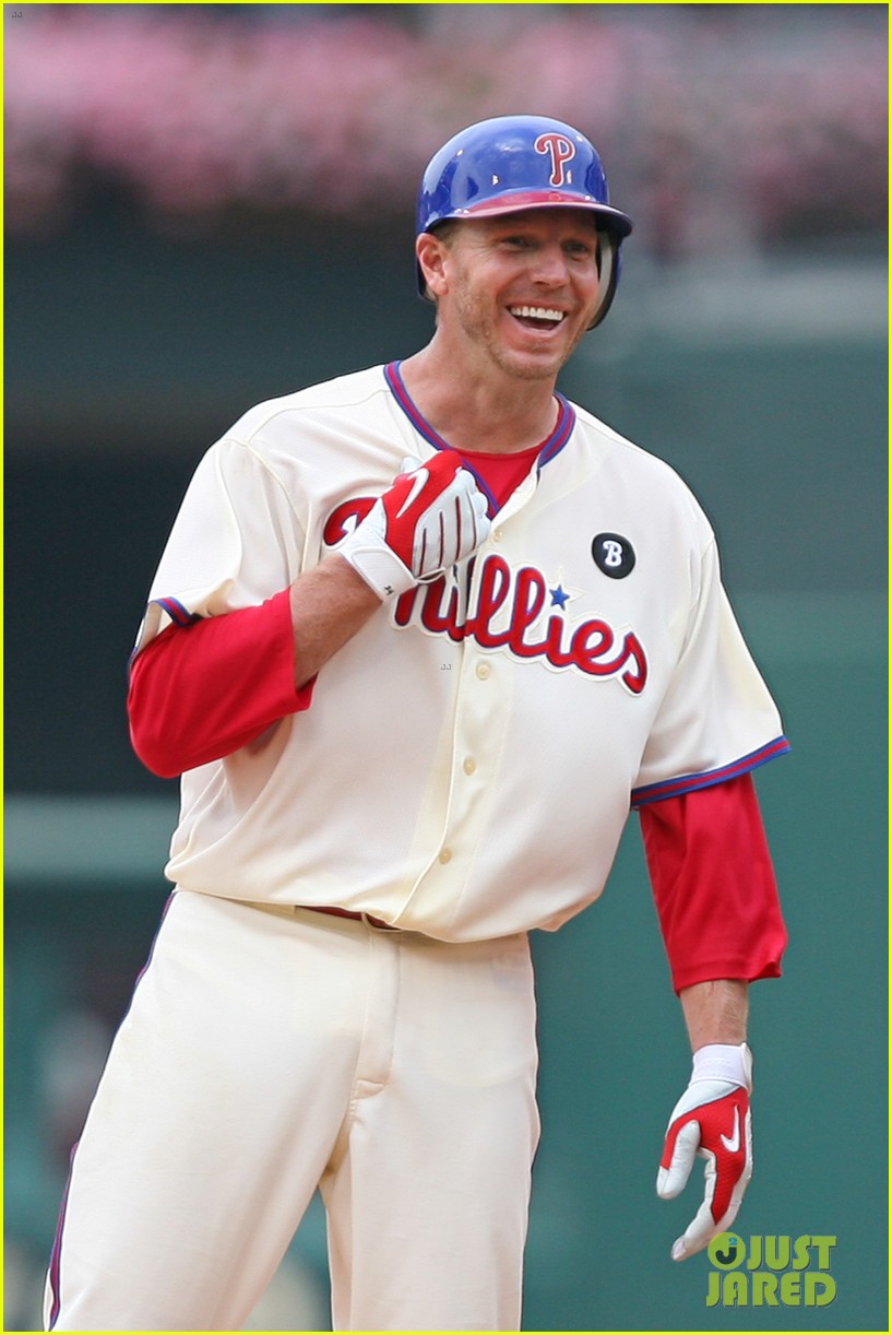 Roy Halladay Dead - Retired MLB Player Dies at 40 in Plane Crash: Photo ...