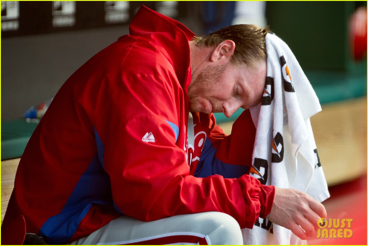 Roy Halladay Dead - Retired MLB Player Dies at 40 in Plane Crash: Photo ...