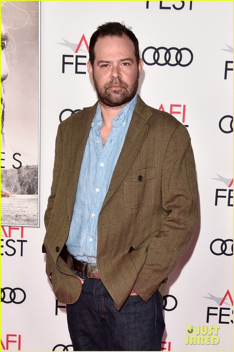 Zoe Saldana Checks Out 'Hostiles' Premiere at AFI Fest: Photo 3987554 ...