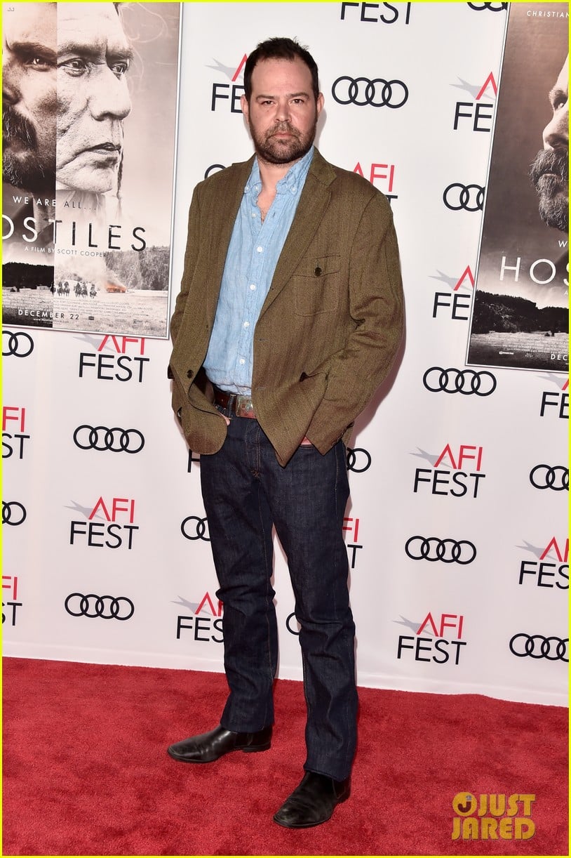 Zoe Saldana Checks Out 'Hostiles' Premiere at AFI Fest: Photo 3987555 ...