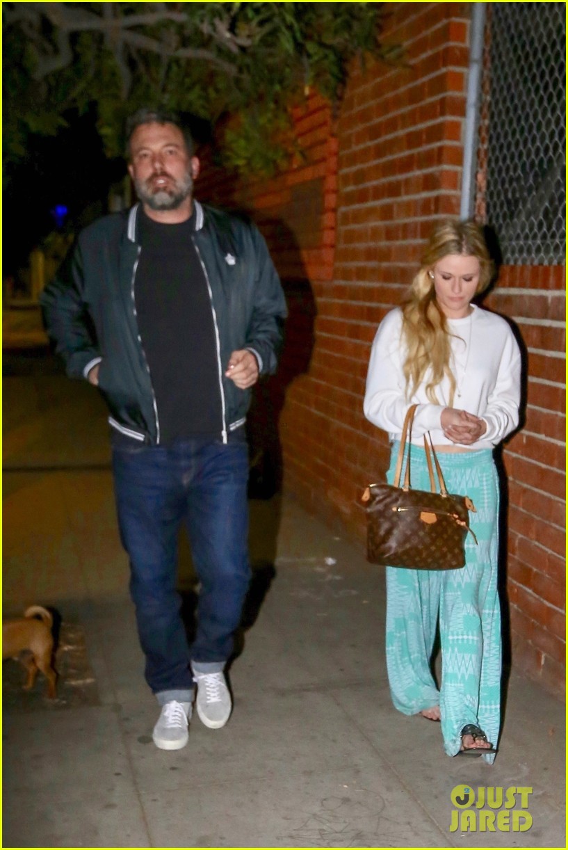 Ben Affleck Stops By a Buddhist Center with Friends: Photo 4002178 ...