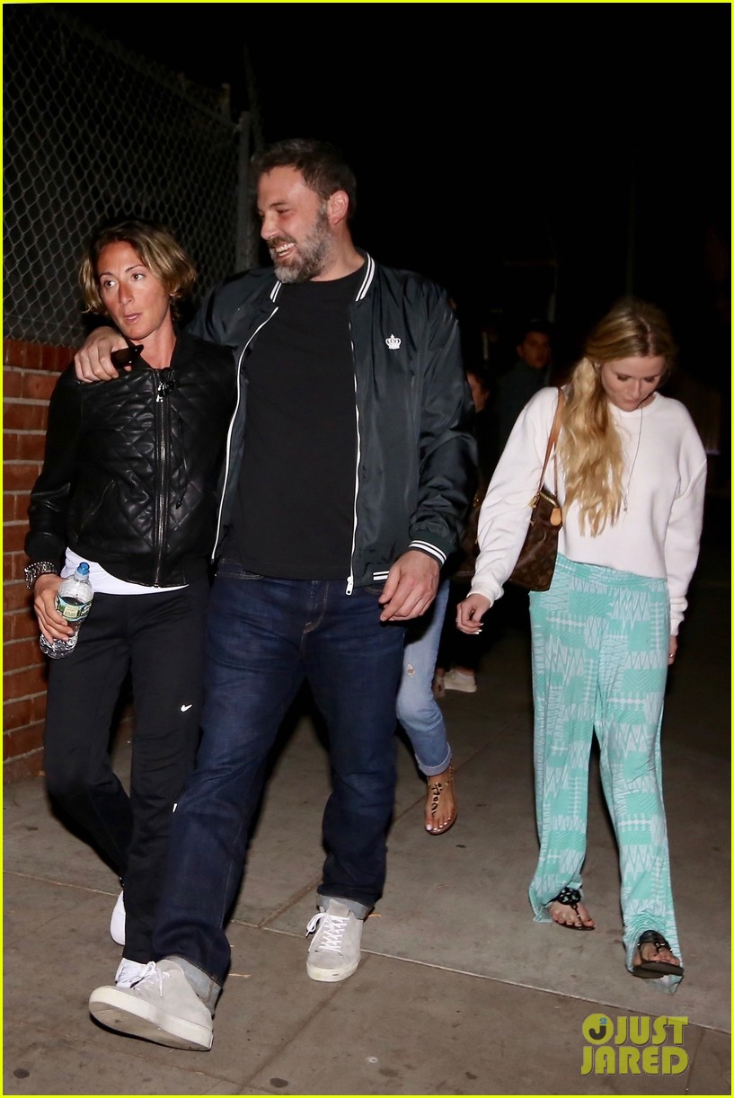 Ben Affleck Stops By a Buddhist Center with Friends: Photo 4002182 ...