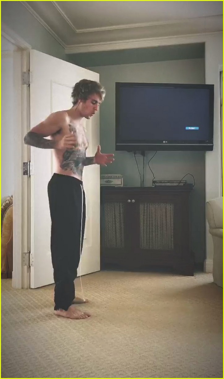Justin Bieber Takes on Invisible Box Challenge While Shirtless - Watch ...