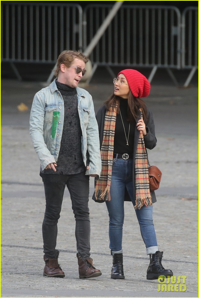 Macaulay Culkin & Brenda Song Cuddle Up & Kiss in New Paris Photos ...