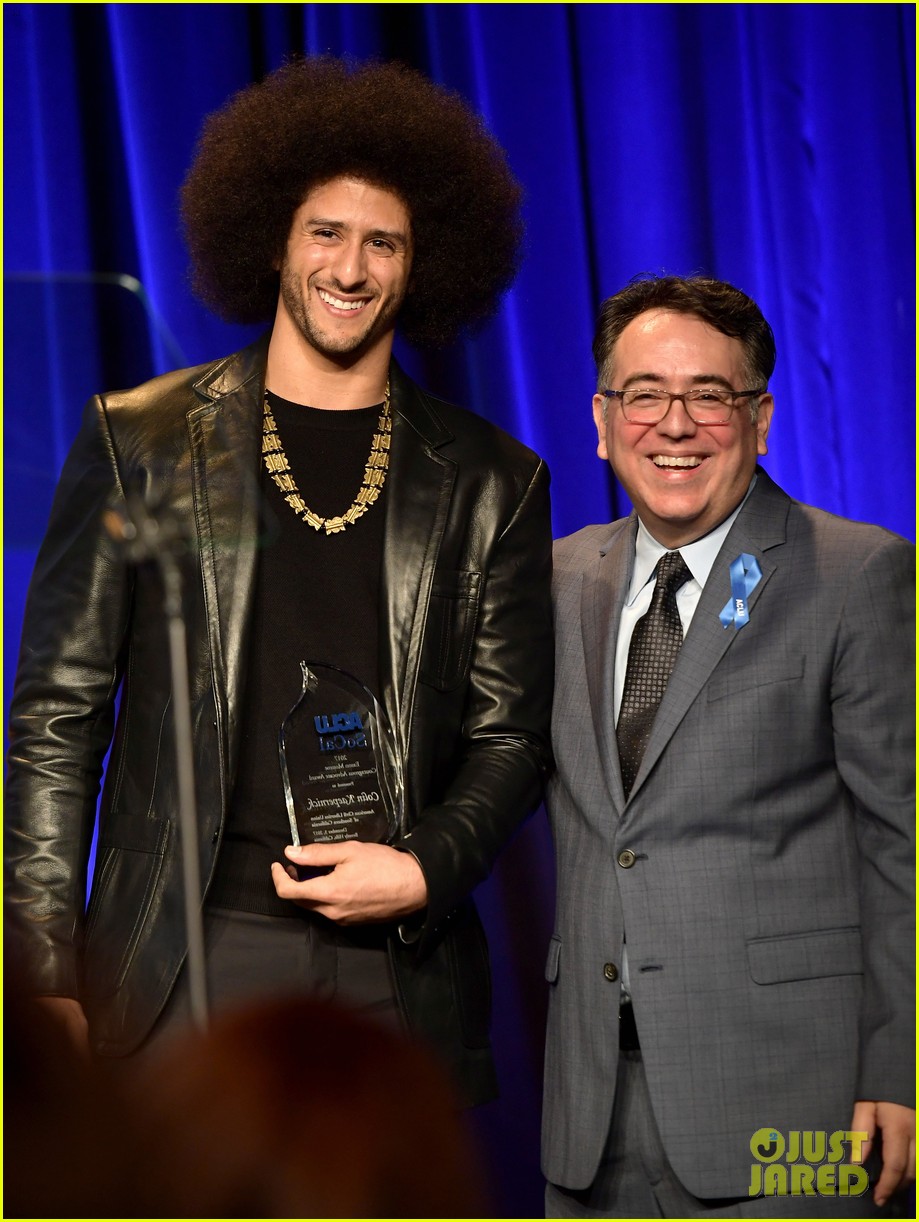 Viola Davis, Gina Rodriguez & More Help Honor Colin Kaepernick at ACLU ...