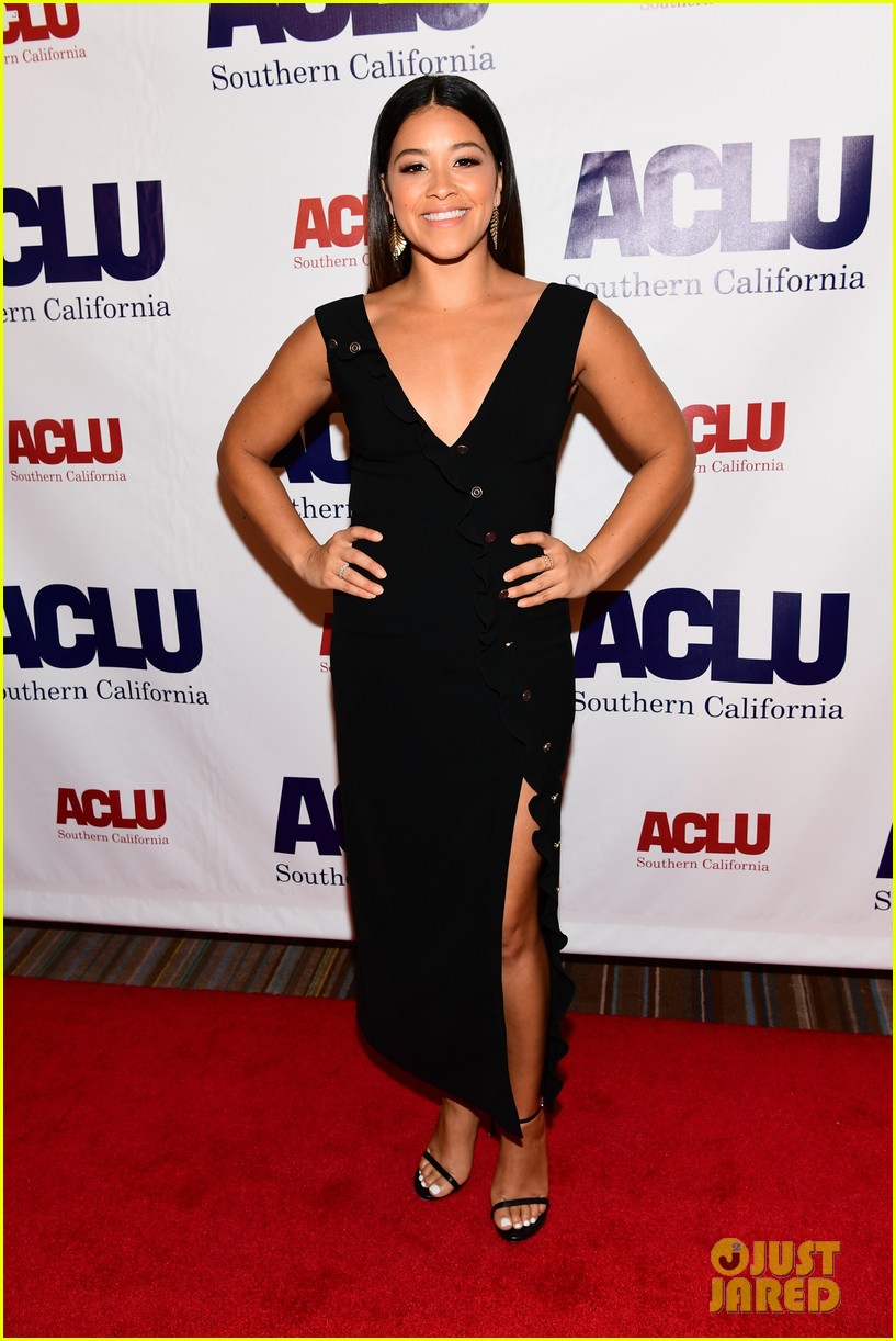 Viola Davis, Gina Rodriguez & More Help Honor Colin Kaepernick at ACLU ...