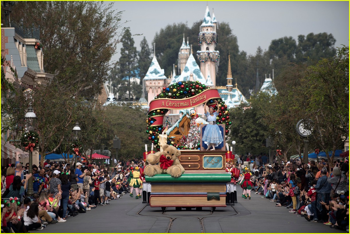 Disney's Magical Christmas Celebration 2017 - Performers List!: Photo ...