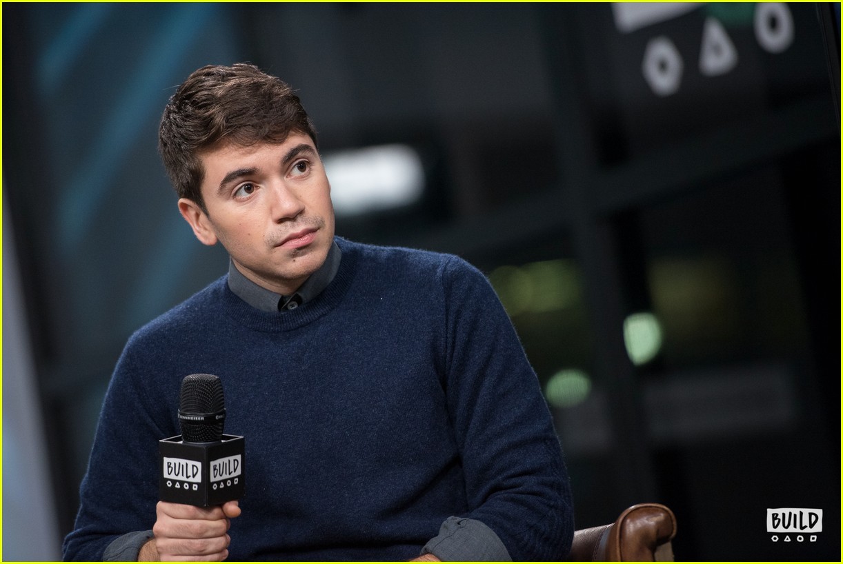 Photo: noah galvin build series 04 | Photo 4000751 | Just Jared