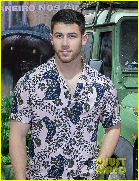 Nick Jonas Looks Handsome Promoting 'Jumanji' in Brazil: Photo 3999572 ...