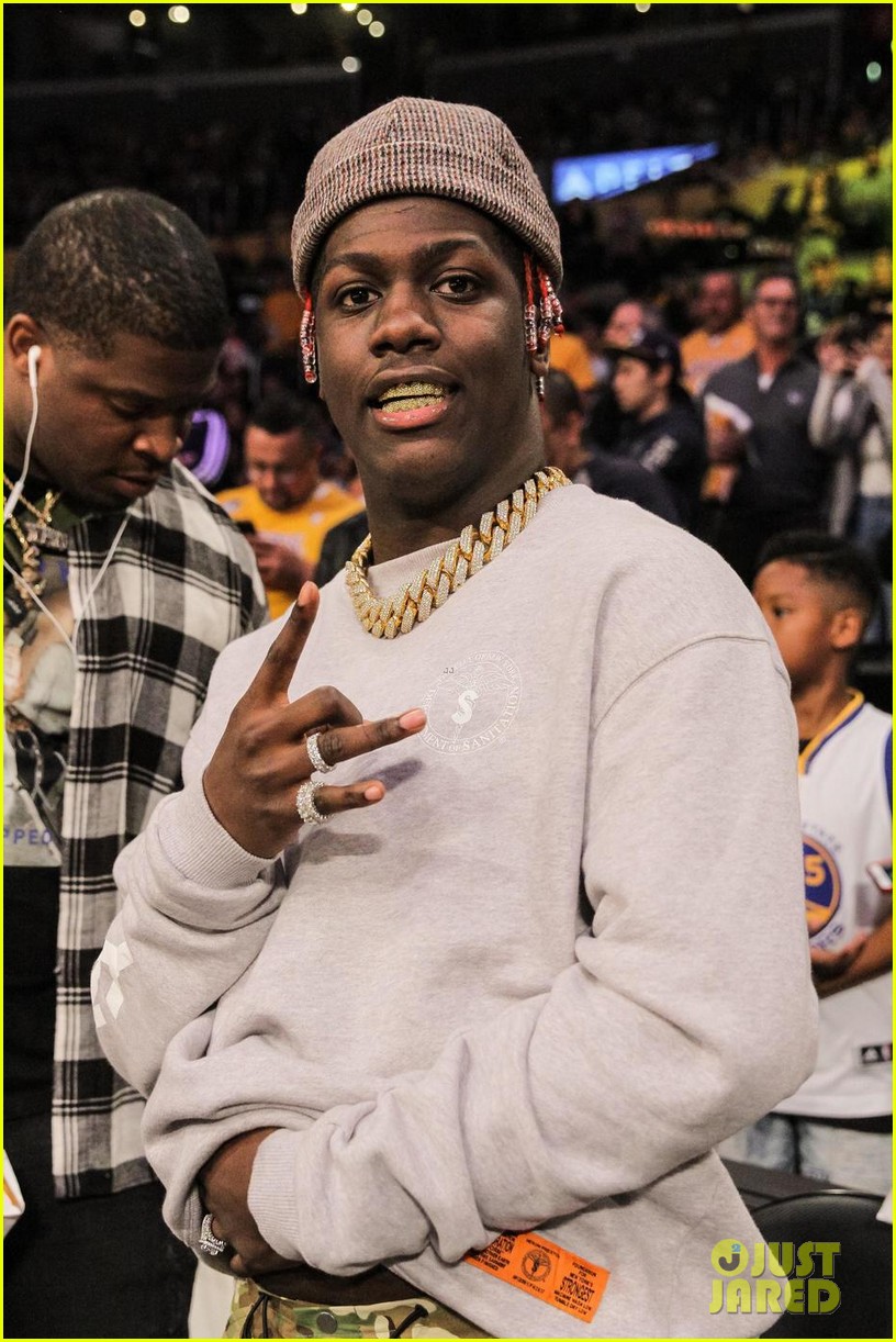 Adam Levine, Kevin Hart & More Support Kobe Bryant at Jersey Retirement ...