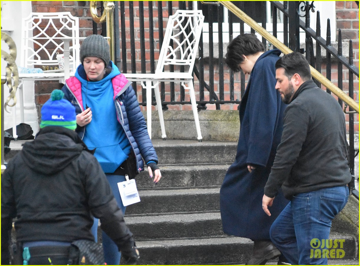 Blake Lively Looks So Different in Short, Dark Haired Wig on Set ...