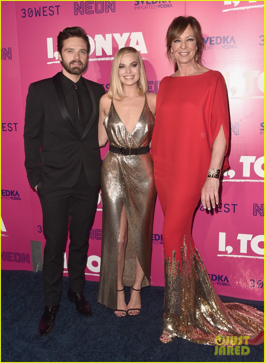 Margot Robbie Joins the Real Tonya Harding at 'I, Tonya' L.A. Premiere ...