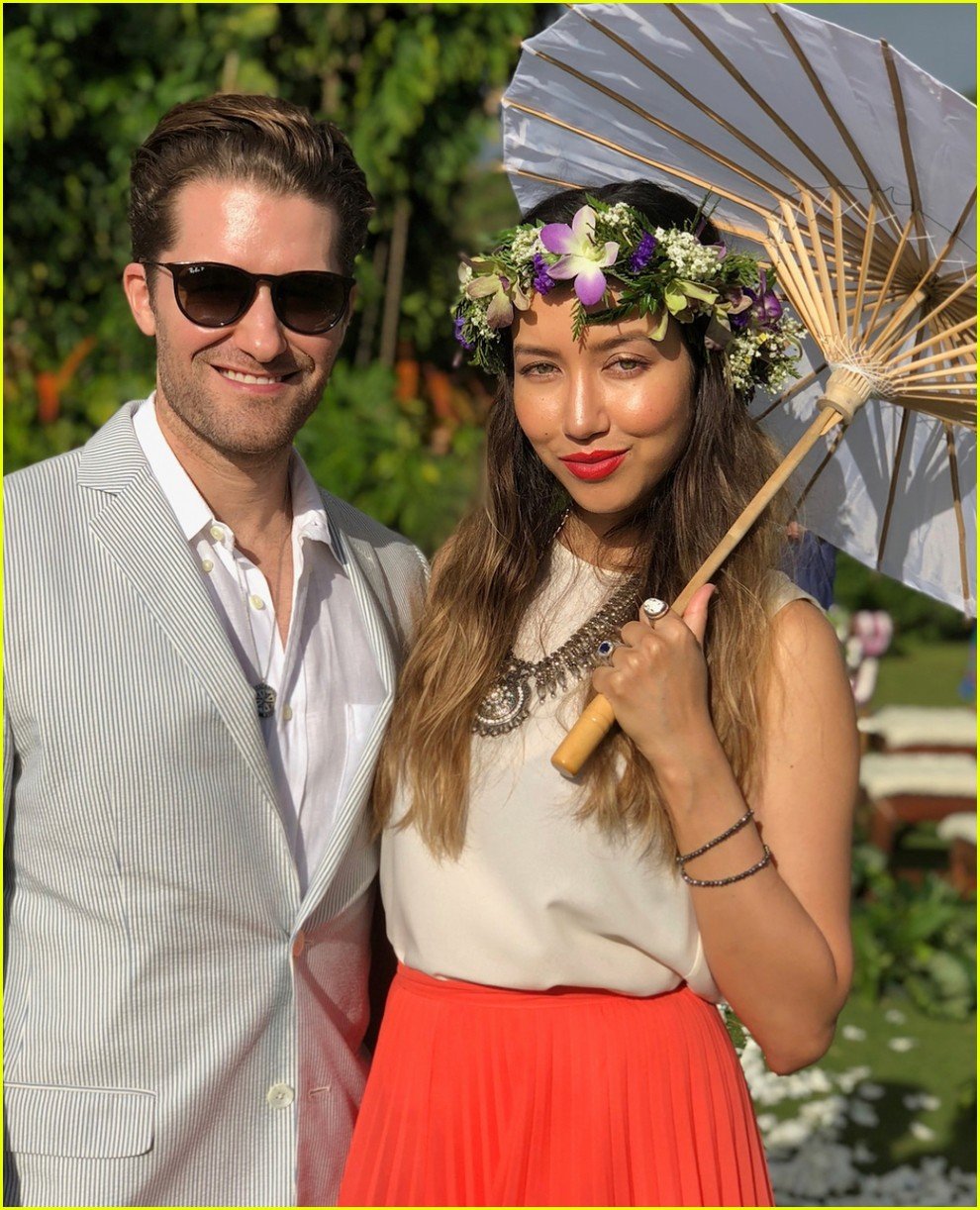 Matthew Morrison & Wife Renee Enjoy a Trip to Hawaii with Son Revel ...