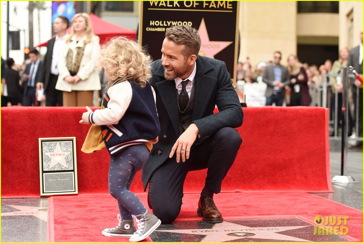 Ryan Reynolds Shares Christmas Convo with Daughter James: Photo 4004706 ...