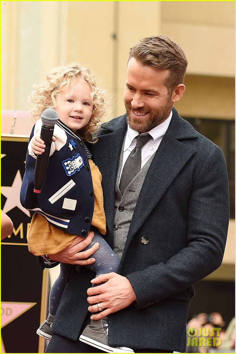 Ryan Reynolds Shares Christmas Convo with Daughter James: Photo 4004707 ...
