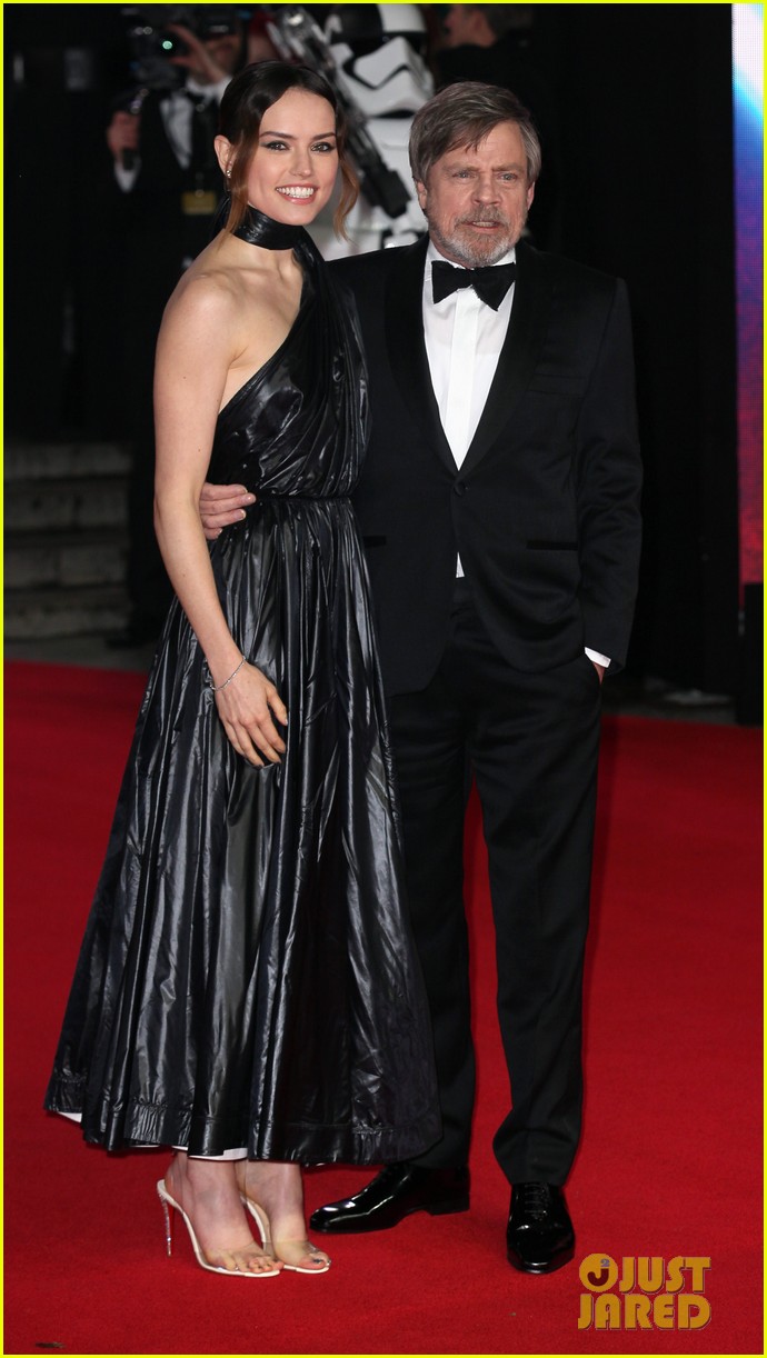 Daisy Ridley & Mark Hamill Premiere 'Star Wars: The Last Jedi' in ...