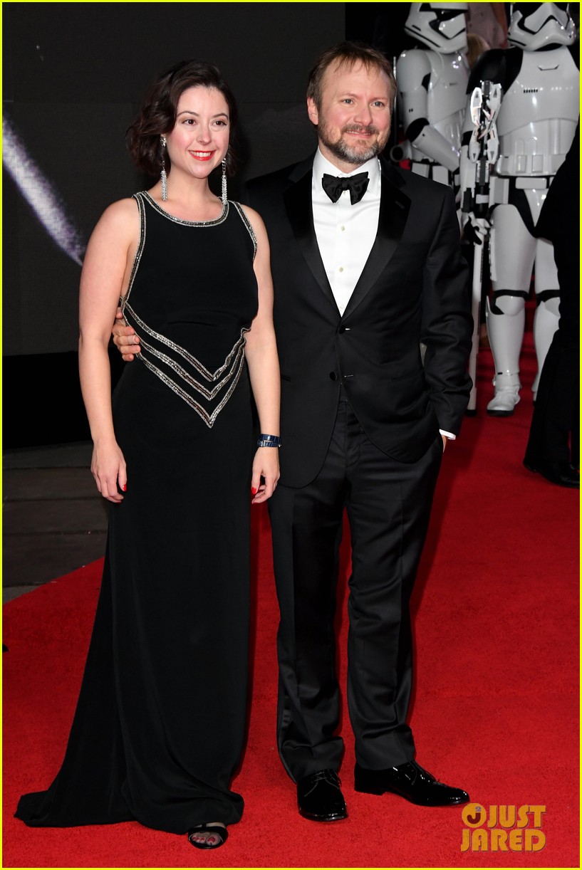 Domhnall Gleeson, Adam Driver & More Hit the Red Carpet at 'Star Wars ...