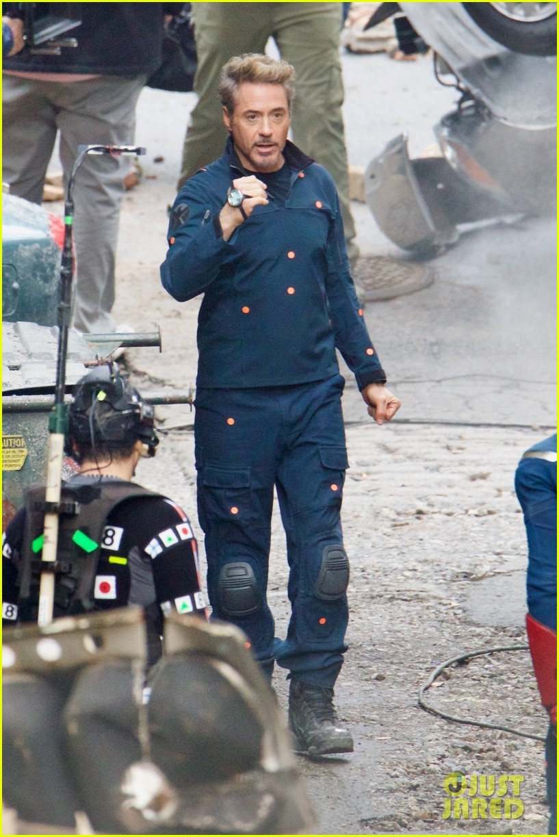 Chris Evans & 'Avengers' Co-Stars Share Big Laugh in New Set Photos ...