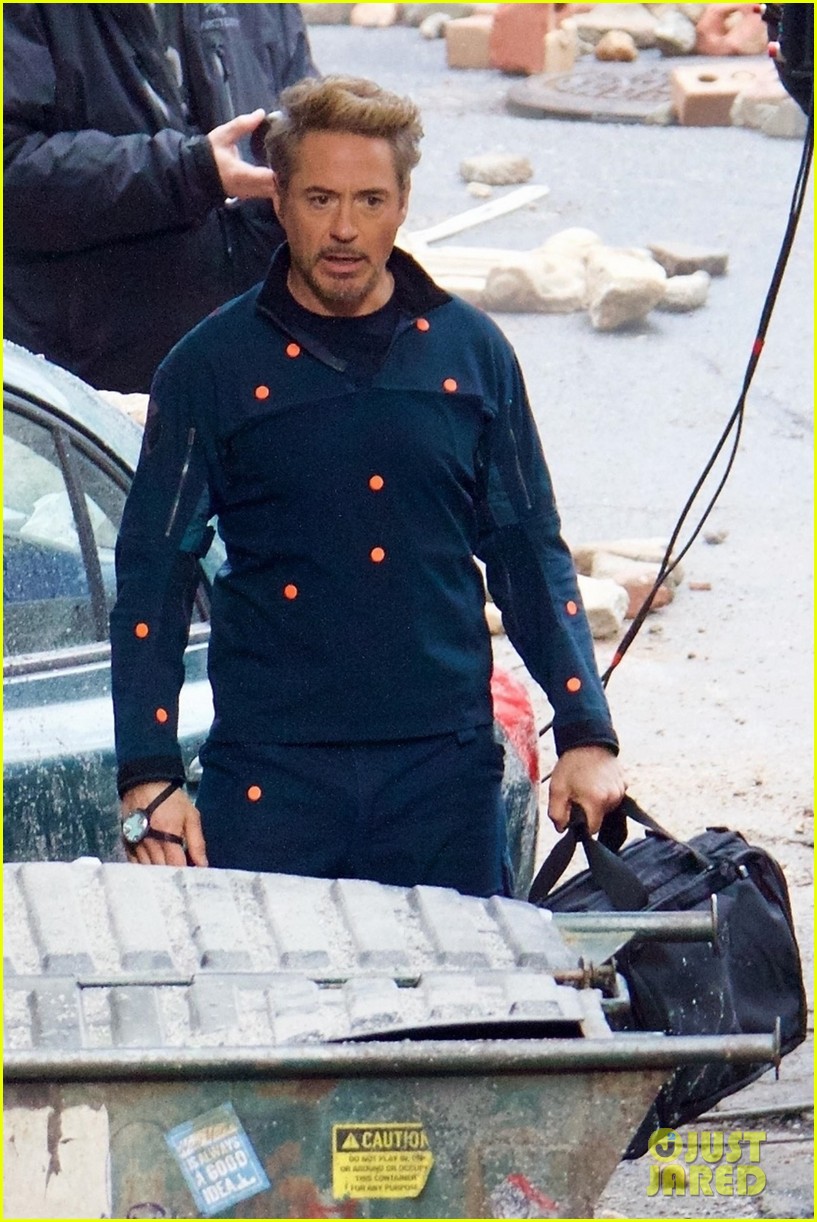 Chris Evans & 'Avengers' Co-Stars Share Big Laugh in New Set Photos ...