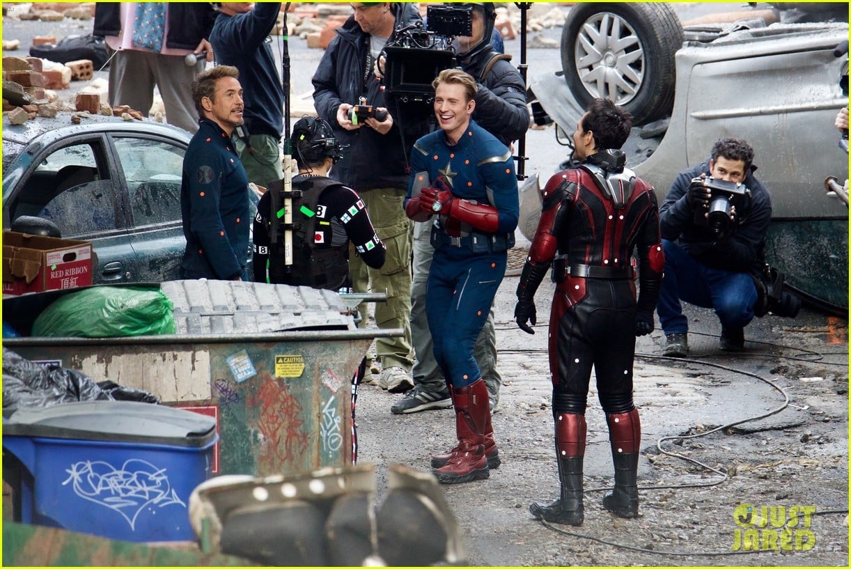 Chris Evans & 'Avengers' Co-Stars Share Big Laugh in New Set Photos ...