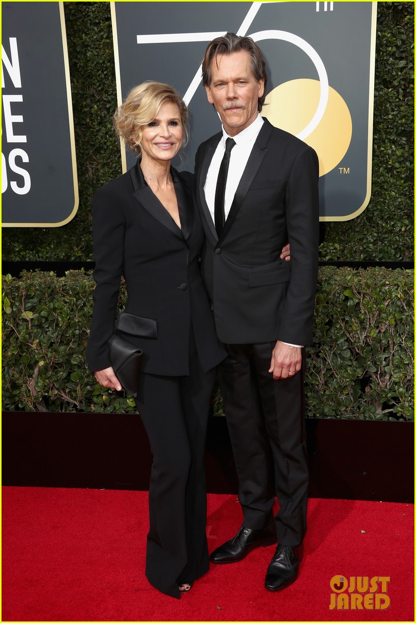 Kevin Bacon & Wife Kyra Sedgwick Share a Smooch at Golden Globes 2018 ...