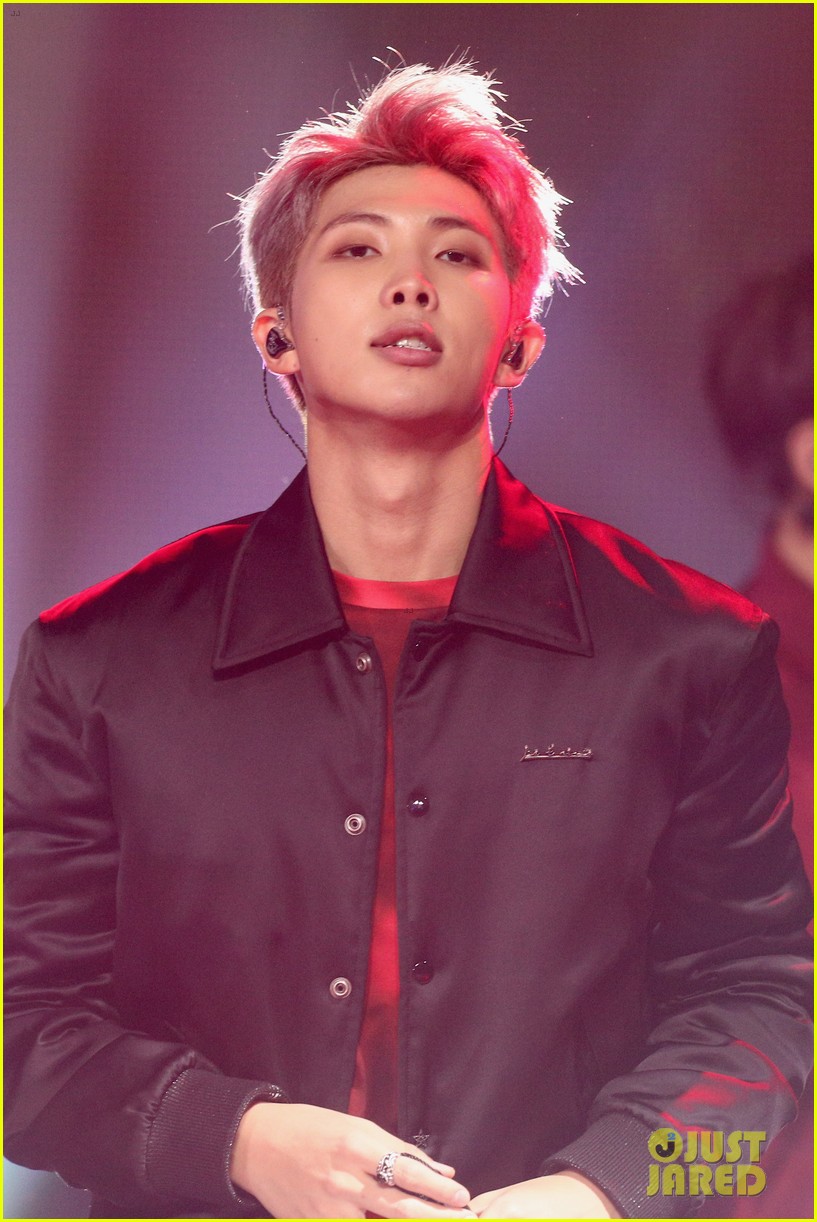 BTS Performs on New Year's Eve 2018 Special - Watch Now!: Photo 4006275 ...