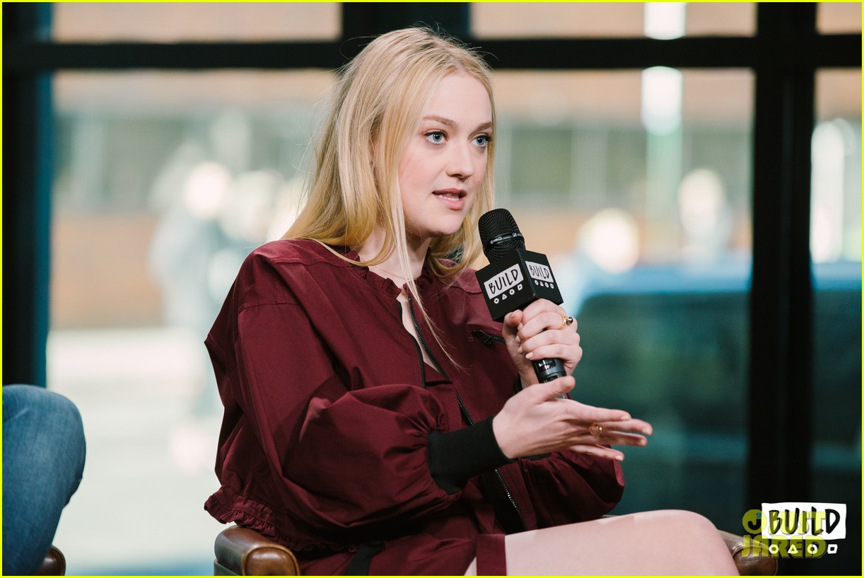 Luke Evans Praises Dakota Fanning's Character on 'The Alienist': Photo ...