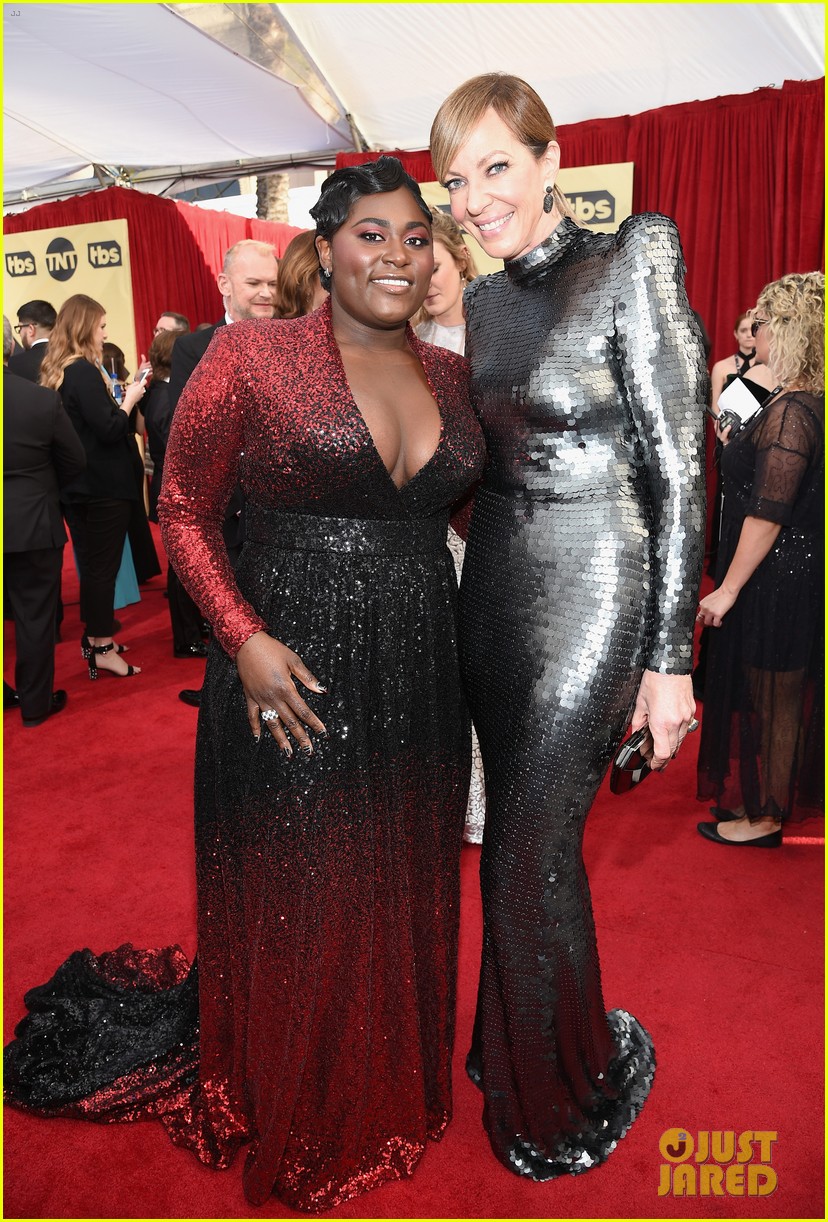 Allison Janney & Natalie Zea Hit Red Carpet in Look-Alike Looks at SAG ...