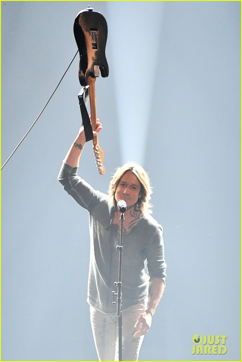 Keith Urban & Jared Leto Honor Fleetwood Mac at MusiCares Person of the ...