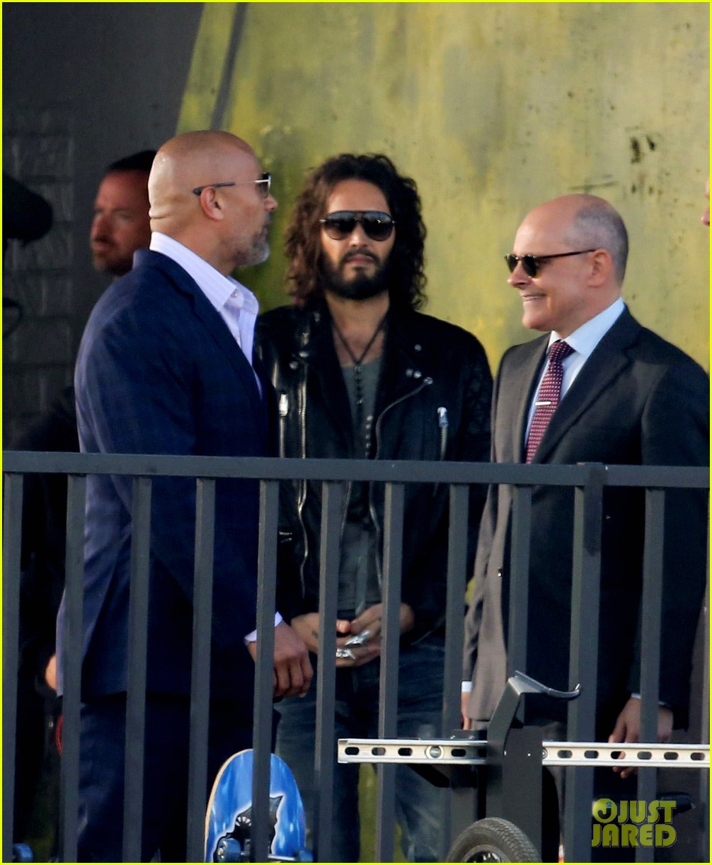Photo Dwayne Johnson And Russell Brand Film Ballers In La 03 Photo