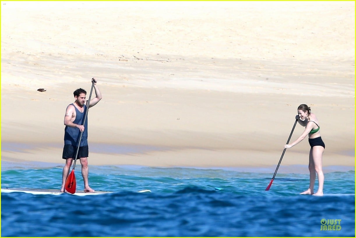 Jonah Hill Kisses His Girlfriend on the Beach in Cabo San Lucas: Photo ...