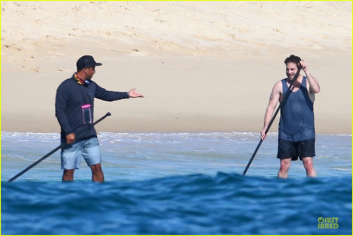 Jonah Hill Kisses His Girlfriend on the Beach in Cabo San Lucas: Photo ...