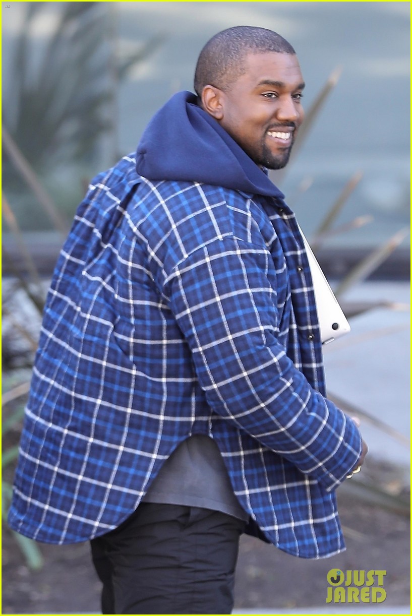 Photo: kanye west studio smile january 2018 01 | Photo 4020164 | Just ...
