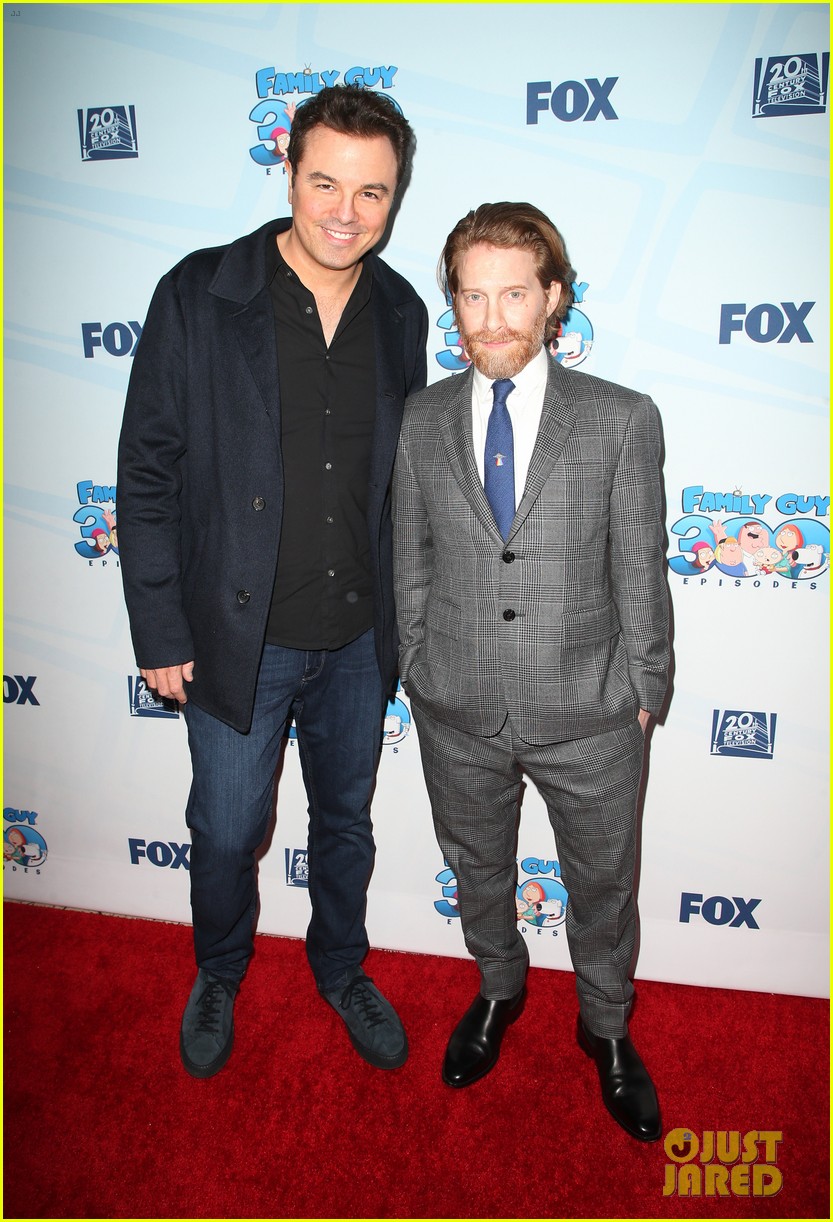 Mila Kunis Joins Seth MacFarlane & 'Family Guy' Cast at 300th Episode ...