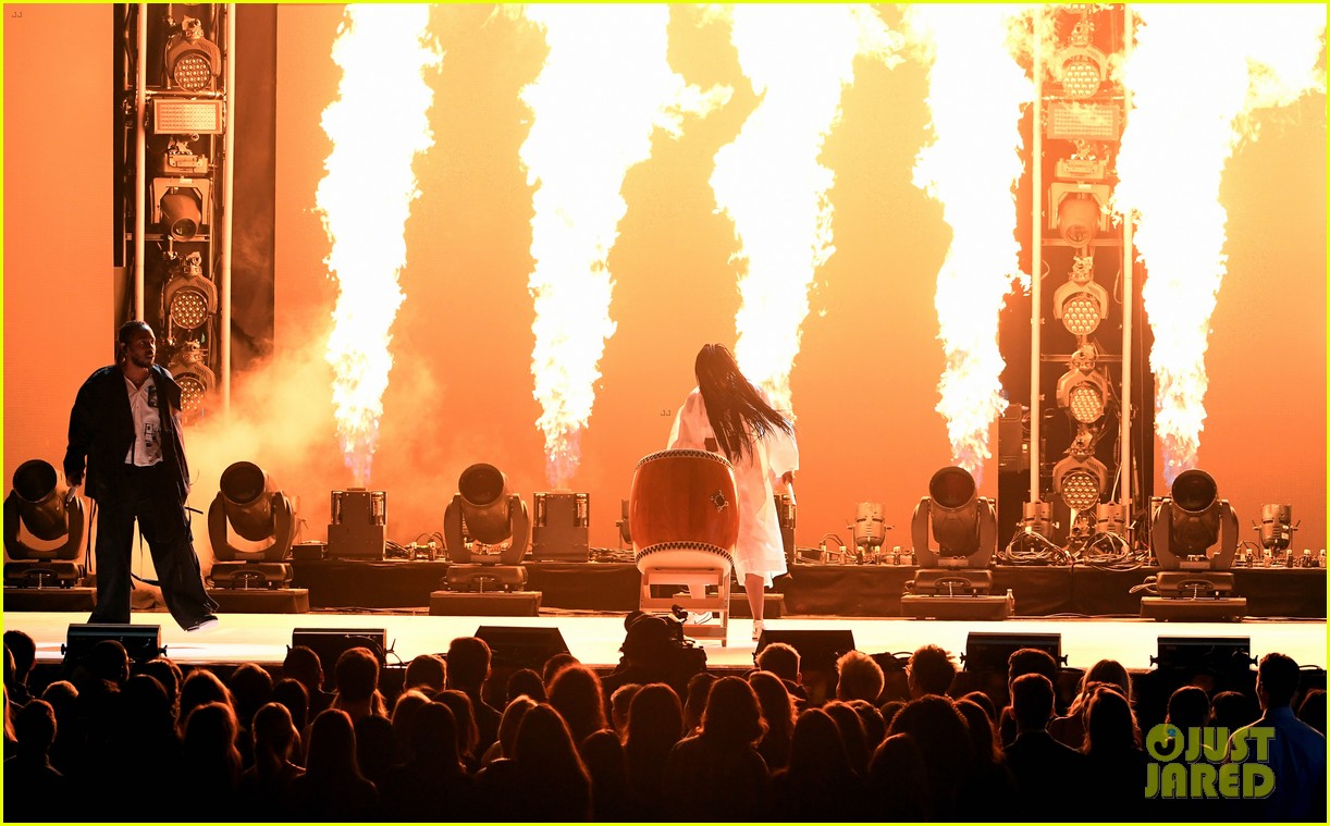 Kendrick Lamar's Grammys 2018 Performance Video with Dave Chappelle ...